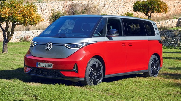 Volkswagen ID. Buzz GTX tem 304 cv e é a Kombi mais potente da história