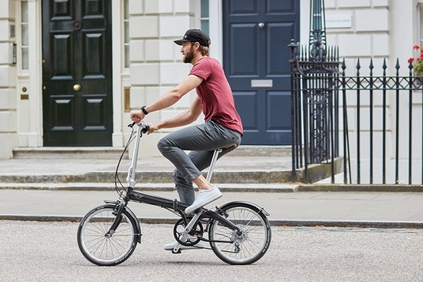 Mini lança bicicleta dobrável 'gourmet' com preço de R$ 5.900