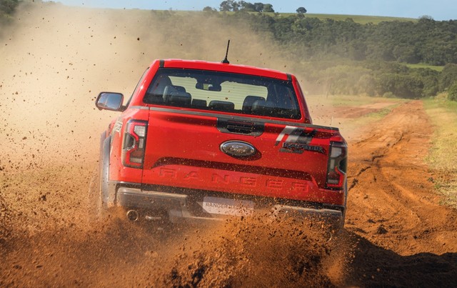 Teste: Ford Ranger Raptor é picape que acelera mais que muito esportivo