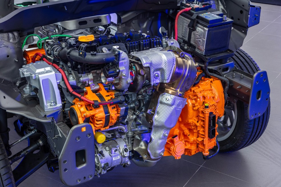 Exclusivo: Jeep Compass e Commander terão motor 'super híbrido leve' flex