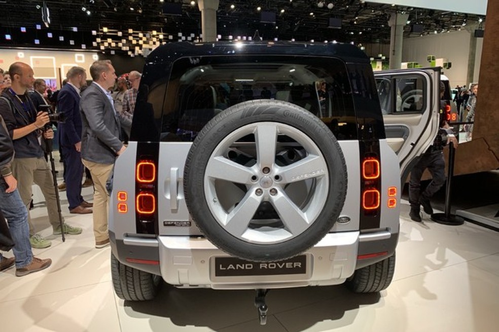 Novo Land Rover Defender aparece pela primeira vez no Brasil