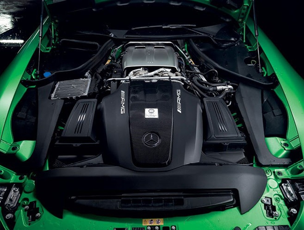 Testamos o diabo verde Mercedes-AMG GT R