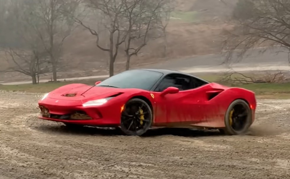 Youtuber compra esportivo de mais de R$ 4 milhões só para destruir e ...