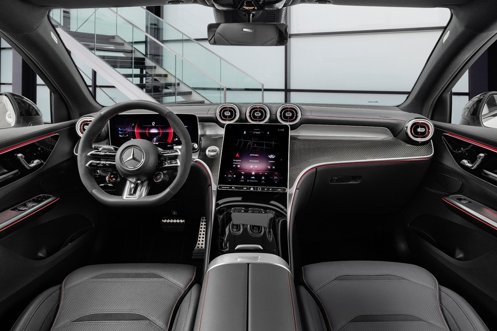 Mercedes-AMG GLC 43 Coupé troca motor V6 por híbrido e custa R$ 700 mil