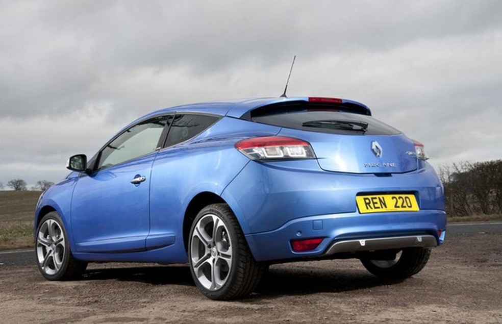 Renault revela Megane europeu GT220