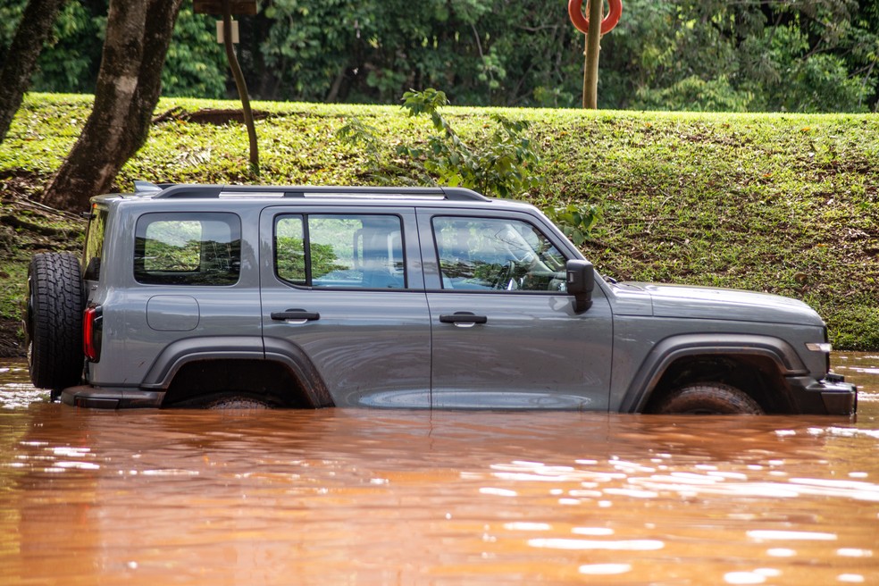 Vídeo: GWM Tank 300 prova que carro híbrido também pode ser raiz