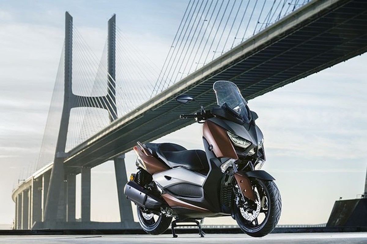 Yamaha lança XMax 300