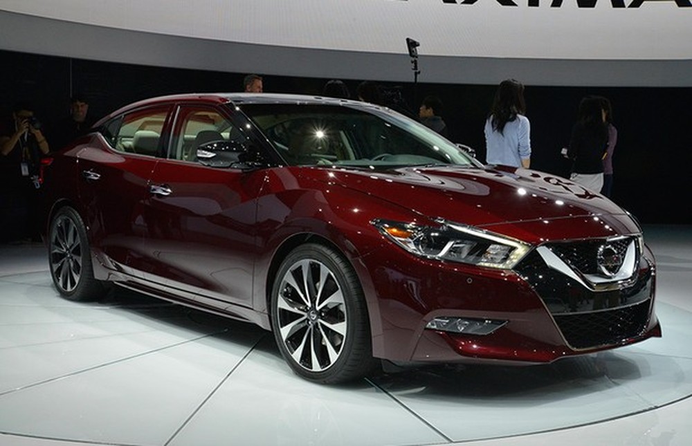Nissan revela Maxima 2016 em Nova York