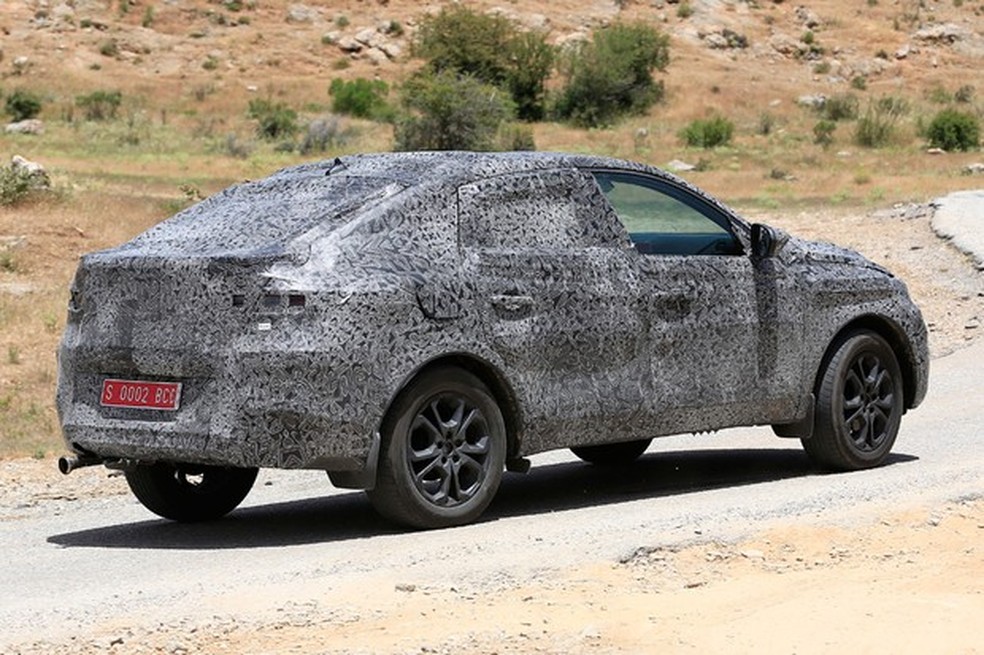 Flagra: como é o Captur cupê que a Renault pretende fazer no Brasil