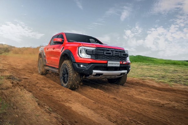 Ford Ranger Raptor 'voa' e entrega tudo que promete para justificar os ...