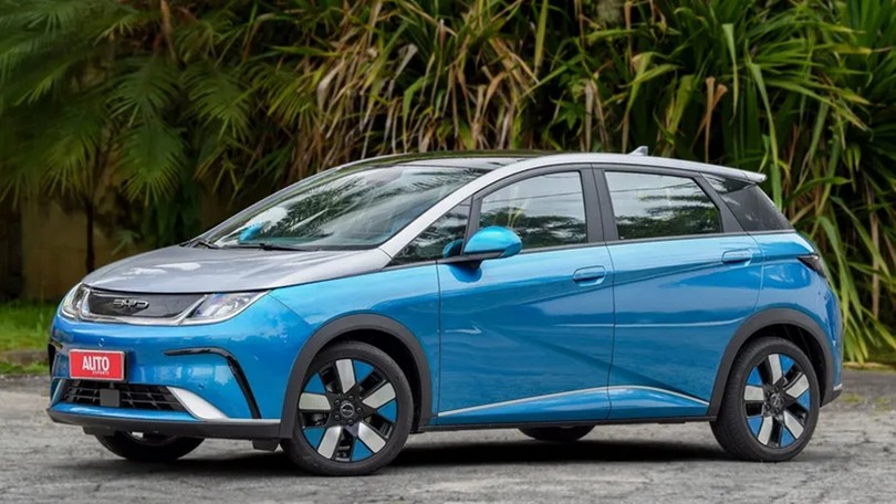 BYD lança supercarro elétrico que dança, pula e anda com três rodas