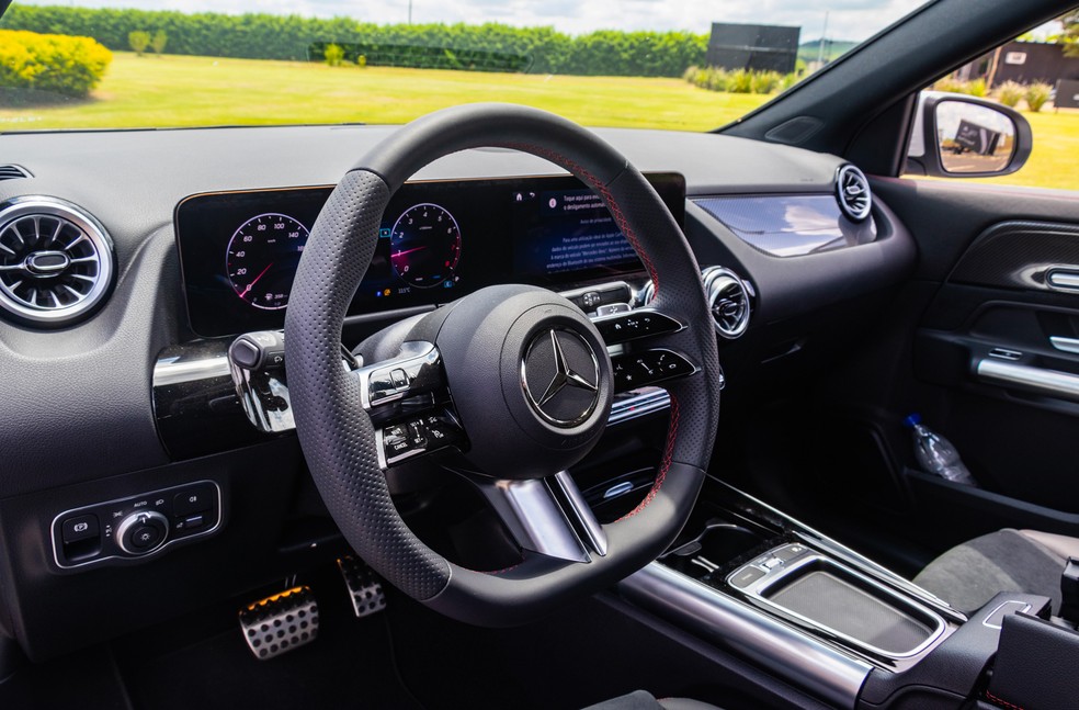 Teste: Novo Mercedes-Benz GLA 200 tem apelo contra BMW X1 e Audi Q3?