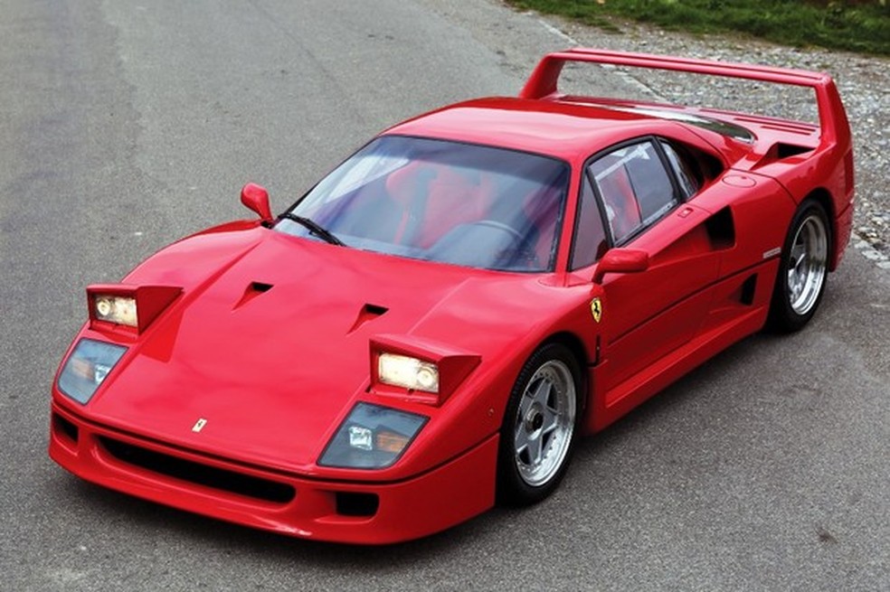 Nico Rosberg pede e vizinho libera Ferrari F40 para uma volta em Mônaco