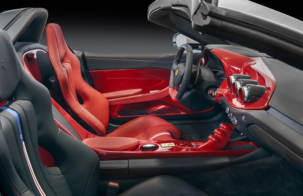 Ferrari lança F60America para comemorar 60 anos nos EUA