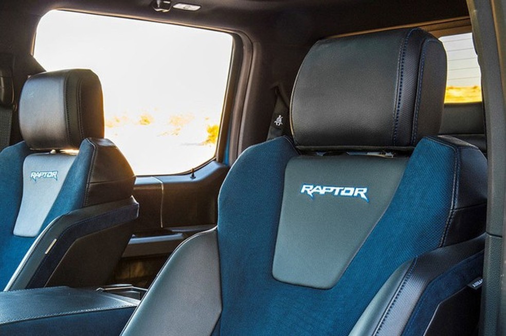 Ford apresenta F-150 Raptor renovada