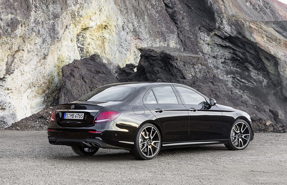 Mercedes-AMG E43 4MATIC é revelado com 400 cv