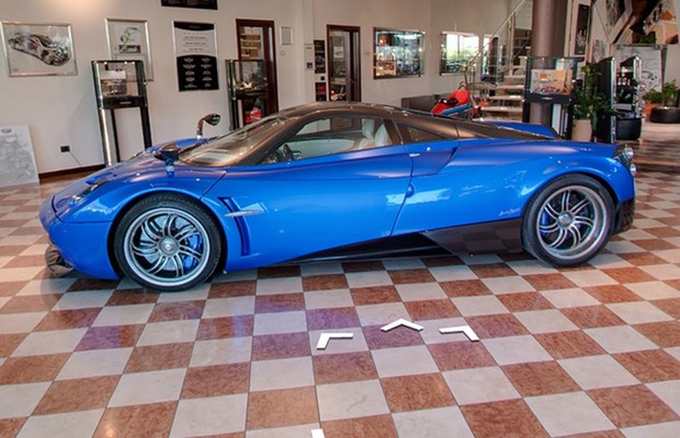 Painel De Instrumentos Pagani Huayra PAGANI UTOPIA TEM MOTOR V 12