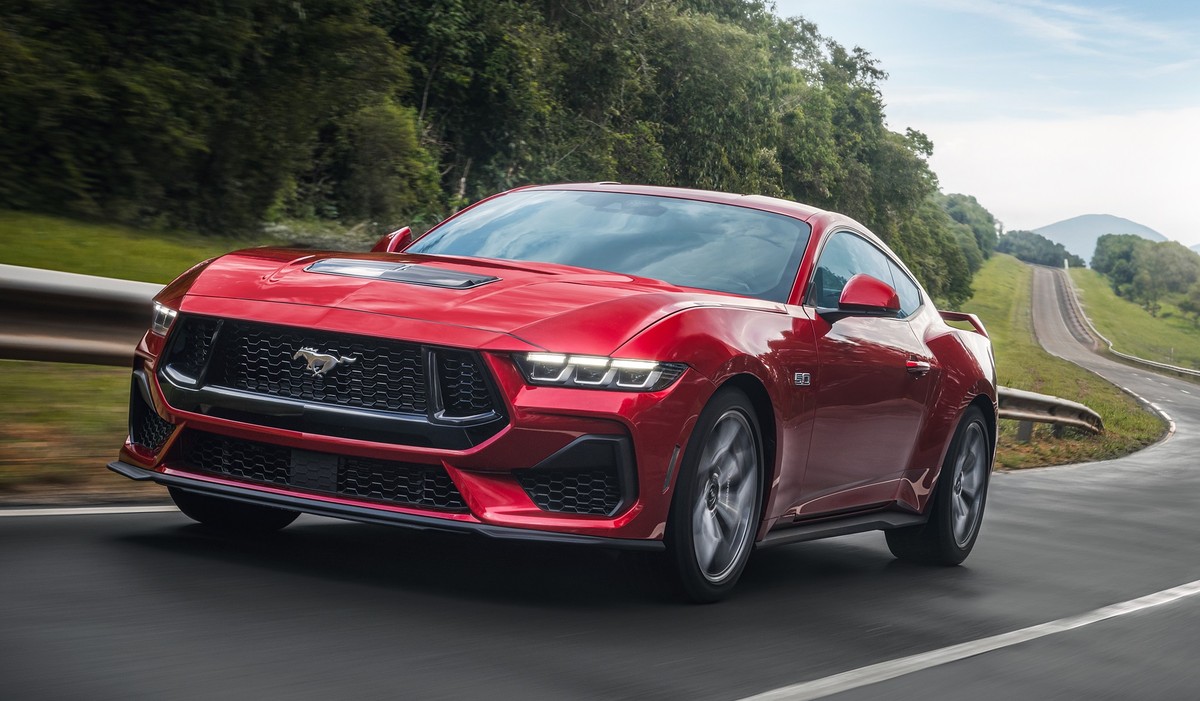 Novo Ford Mustang chega ao Brasil mais potente e R$ 50 mil mais barato