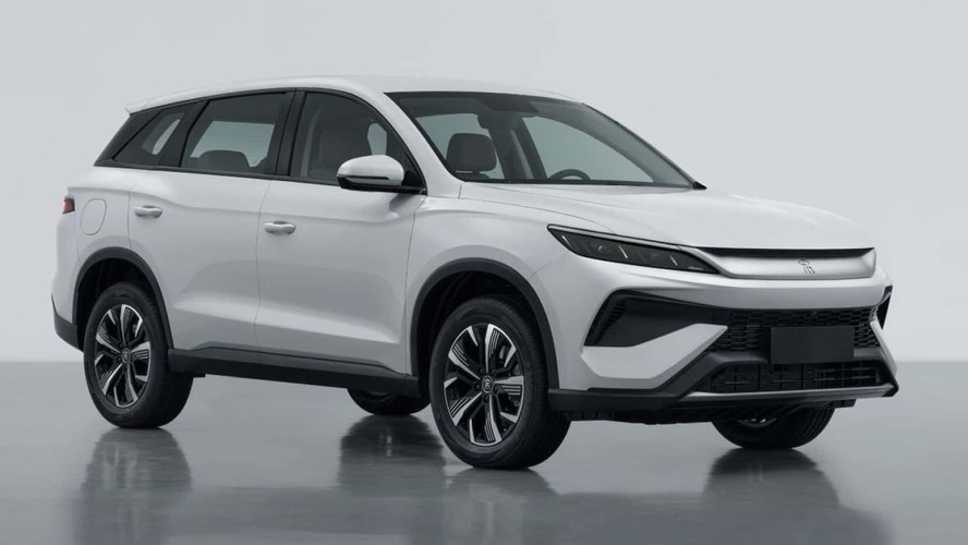 BYD Song Pro mal chegou ao Brasil e já está de cara nova na China