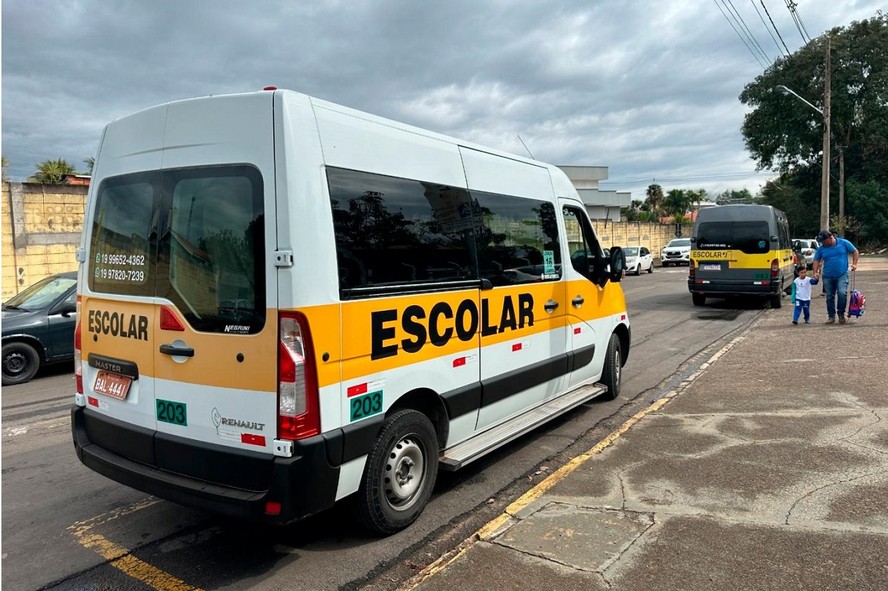 Como saber se a van escolar que vou contratar é de confiança?