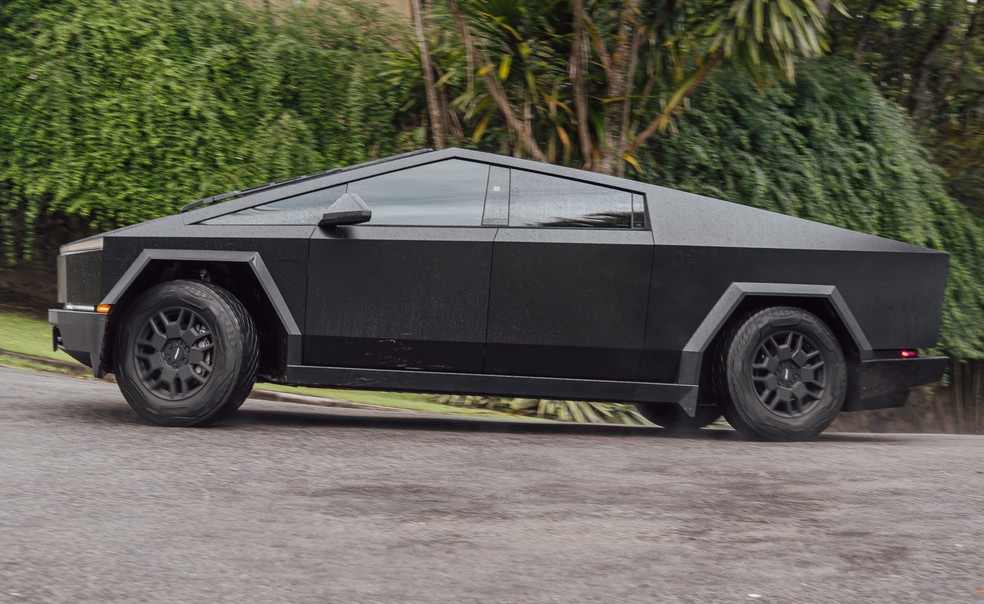 Tesla Cybertruck: 5 coisas absurdas que descobrimos no teste
