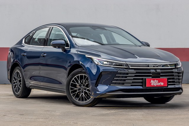Novo BYD King: conhecemos o sedã híbrido renovado que vem ao Brasil em 2027