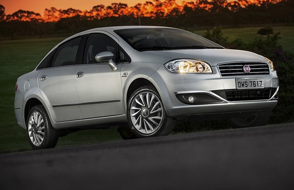 Fiat Linea reestilizado chega às lojas em abril com poucas mudanças