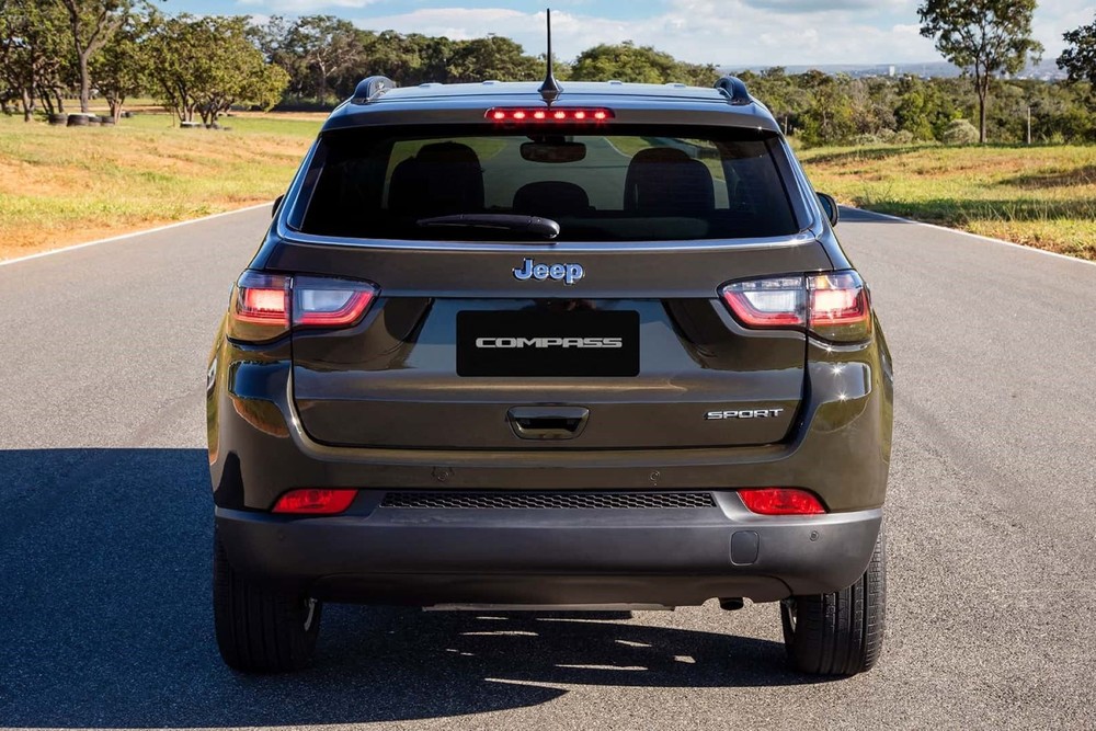 Jeep Compass com desconto tem preço de Renegade; veja condições
