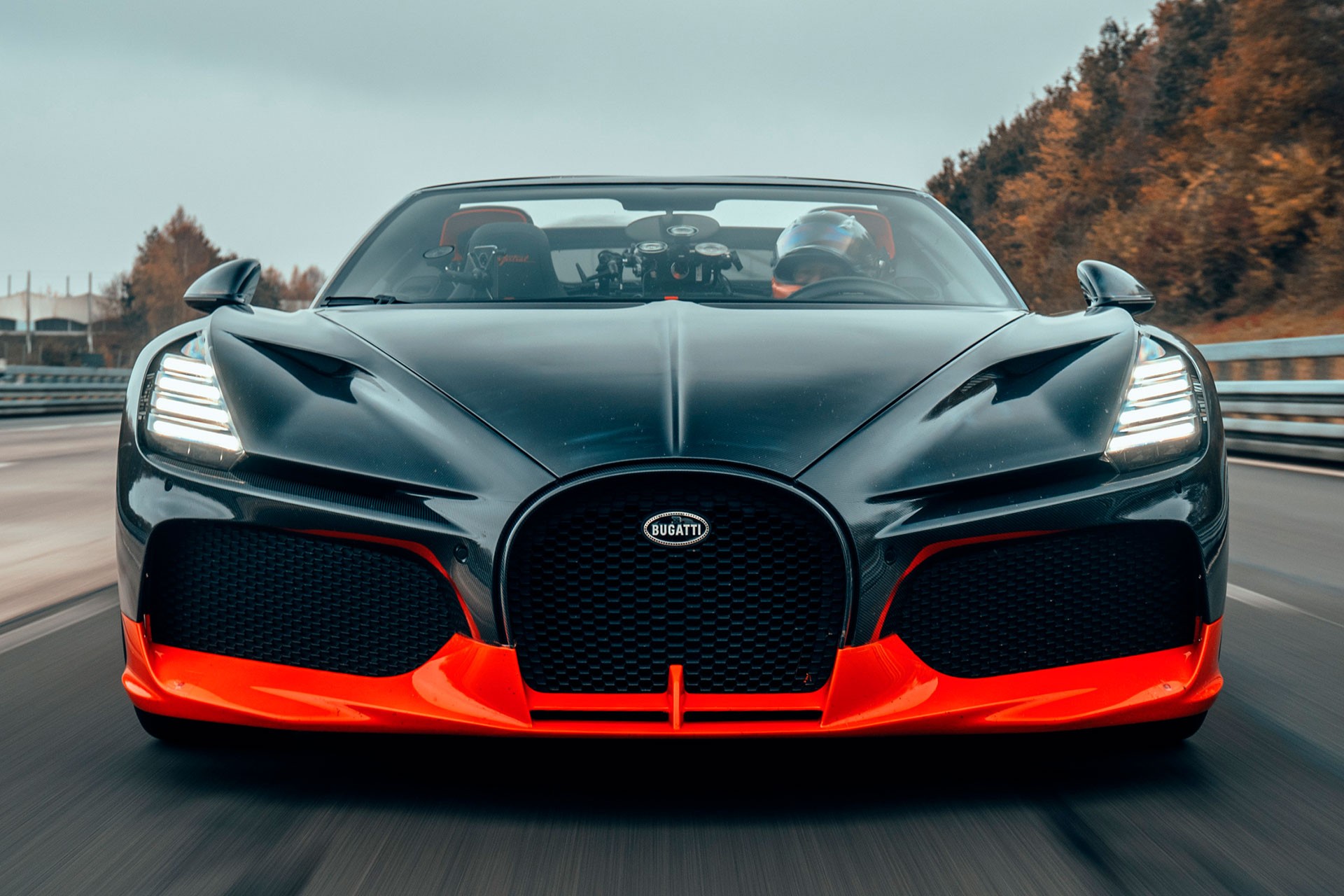 Bugatti Mistral é o conversível mais rápido do mundo e chega a 450 km/h