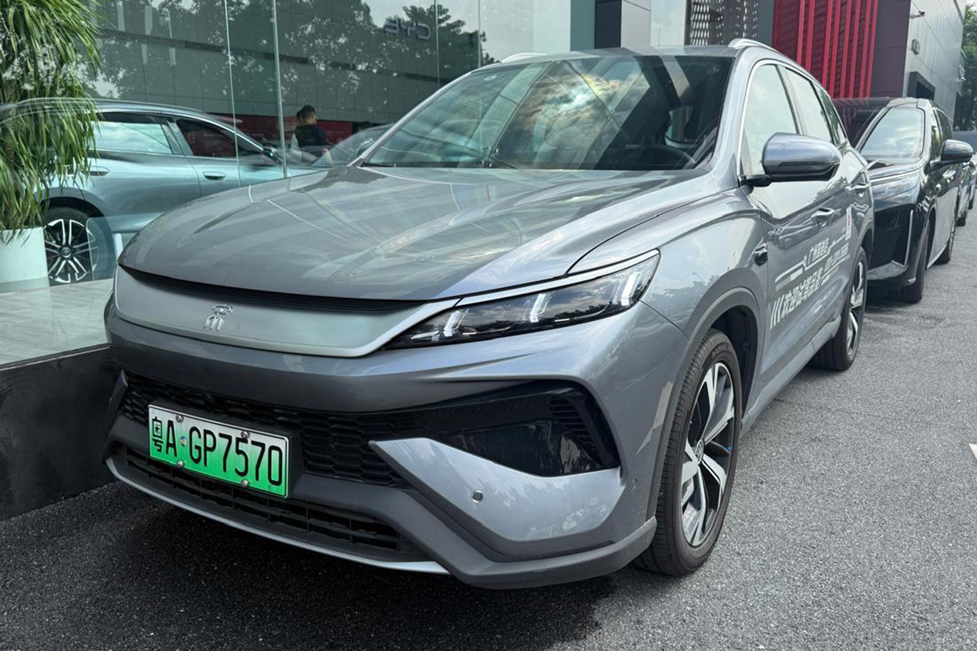 Novo BYD Song Pro chega ao Brasil em junho com motor híbrido plug-in flex