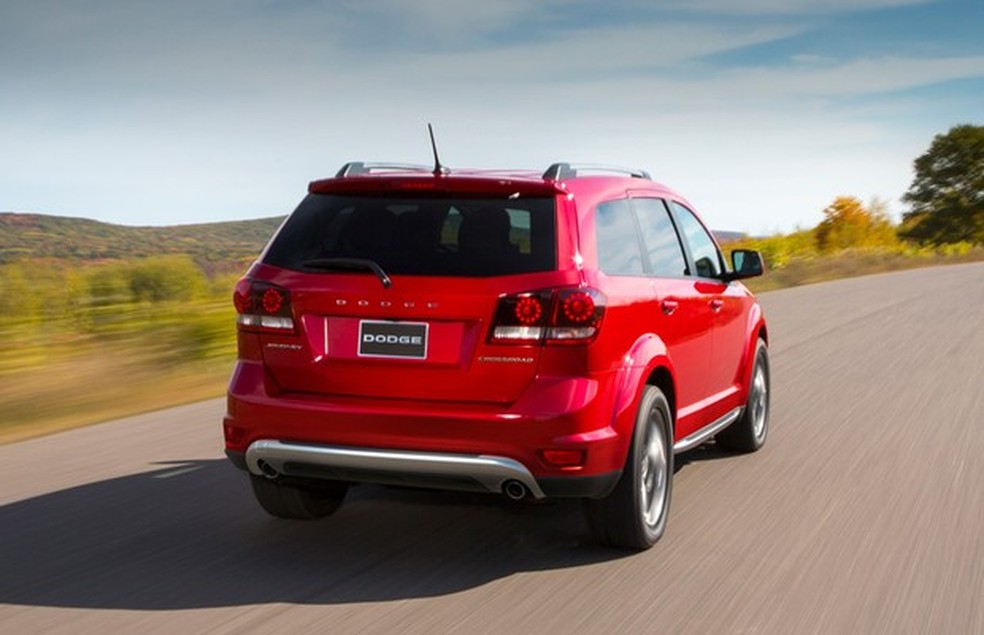 Dodge Journey Crossroad chega ao Brasil por R$ 137,9 mil