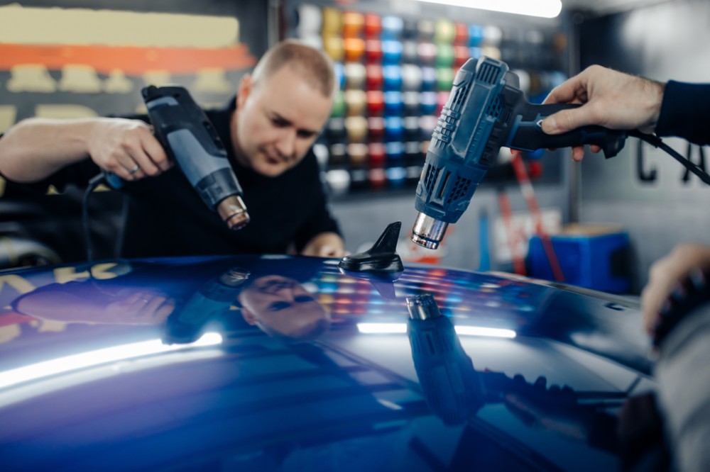 Envelopamento automotivo: como fazer, vantagens, preços e legislação