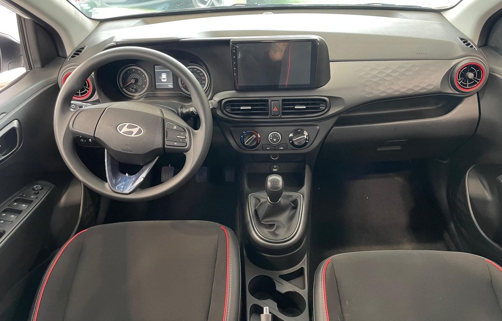 Hyundai i10 é hatch de entrada da marca que não temos no Brasil; conheça