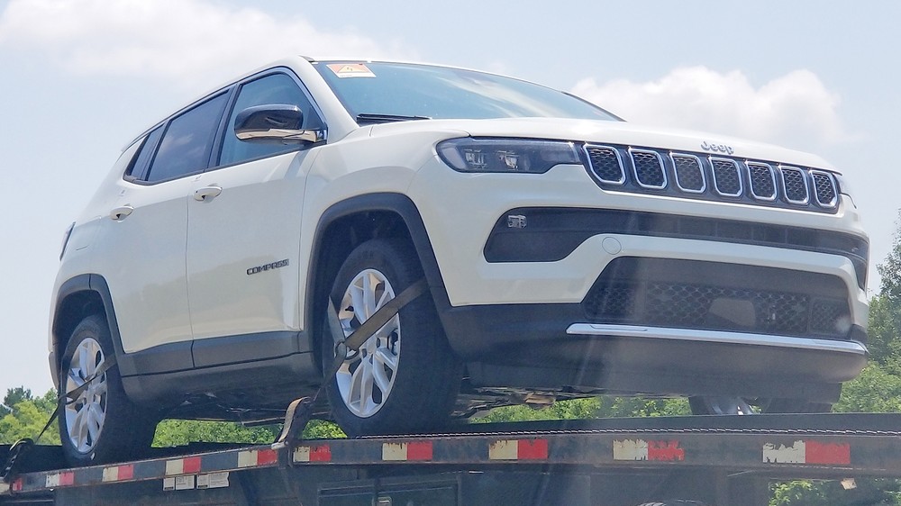 Segredo: Jeep Compass terá versão híbrida mais barata
