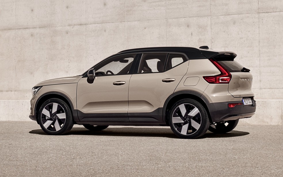 Vídeo: Volvo EX40 2025 será o sucessor do XC40; veja como é