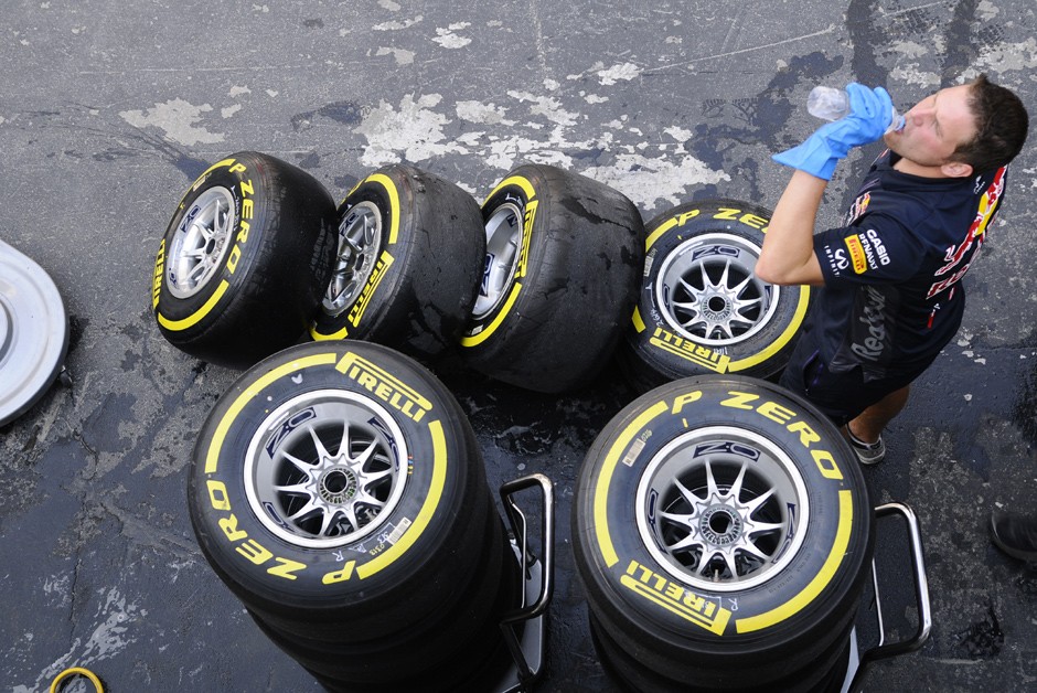 Rosberg vence chato GP do Brasil marcado por ‘e dá-lhe, Senna’ na ...