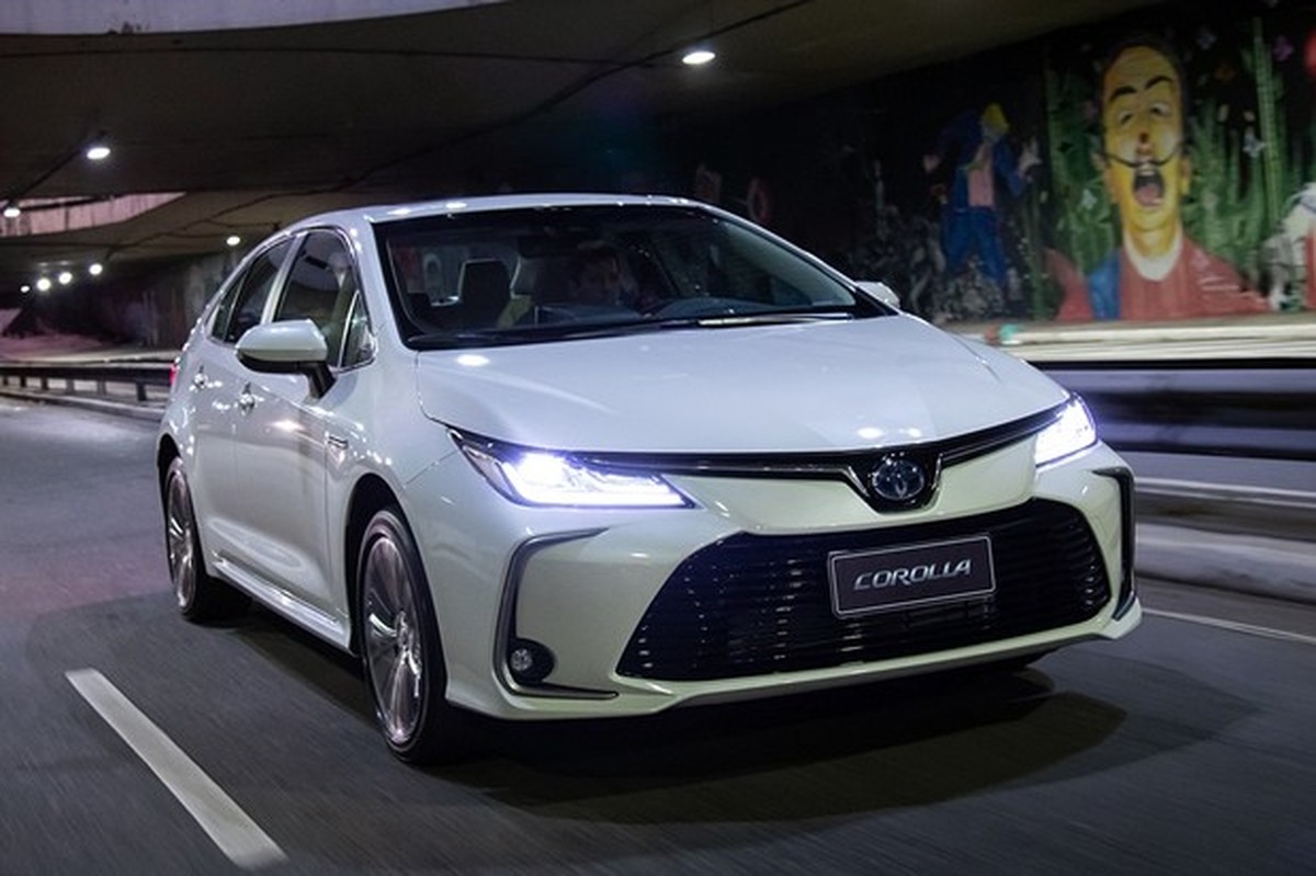 O novo Toyota Corolla é mais carro de tiozão do que de vovô