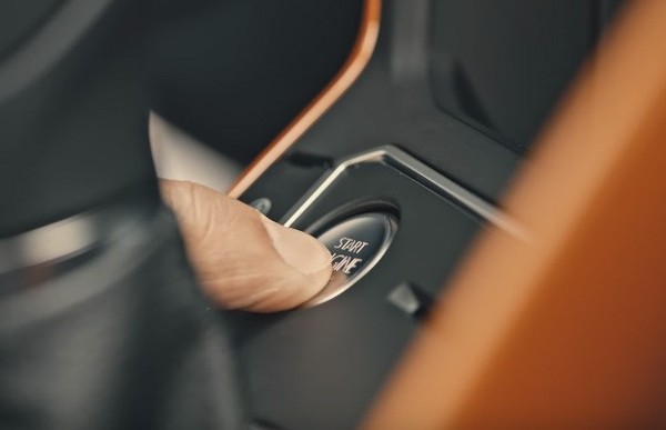 Vídeo revela Novo Volkswagen Polo com partida por botão e teto solar
