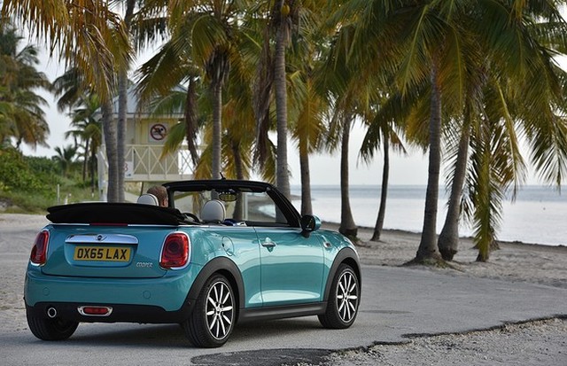 Nova geração do Mini Cooper conversível é revelada