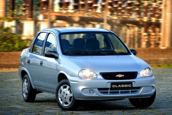 Chevrolet Classic usado: 4 versões do sedã compacto a partir de R$ 18 mil