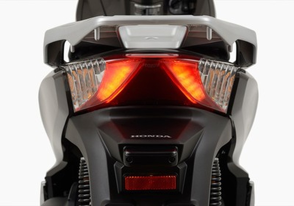 Avaliação: scooter Honda SH 300i