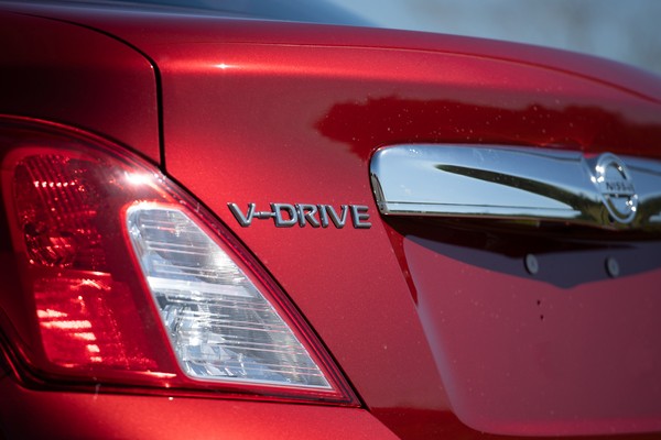 Nissan lança Versa V-Drive 1.0 em nova loja online por R$ 57.990