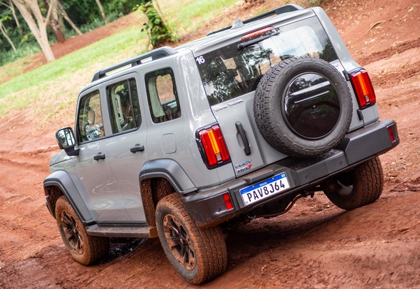 Autoesporte Carros: Tank 300