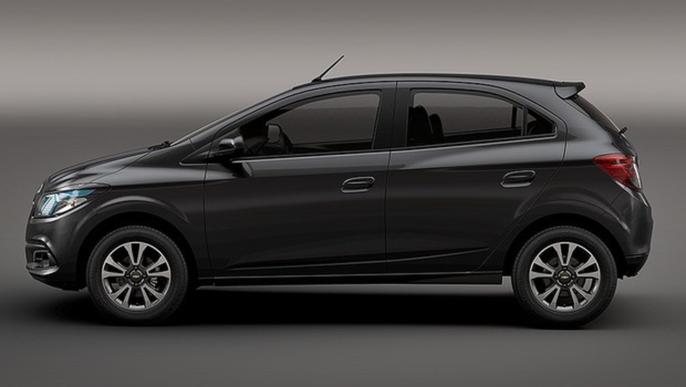 Chevrolet Onix 2016 traz MyLink com volante multifuncional