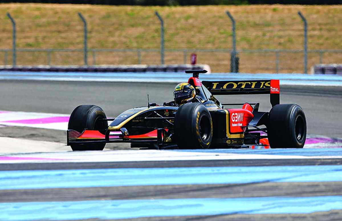 Descoberta da fórmula: aceleramos um carro de Fórmula 1