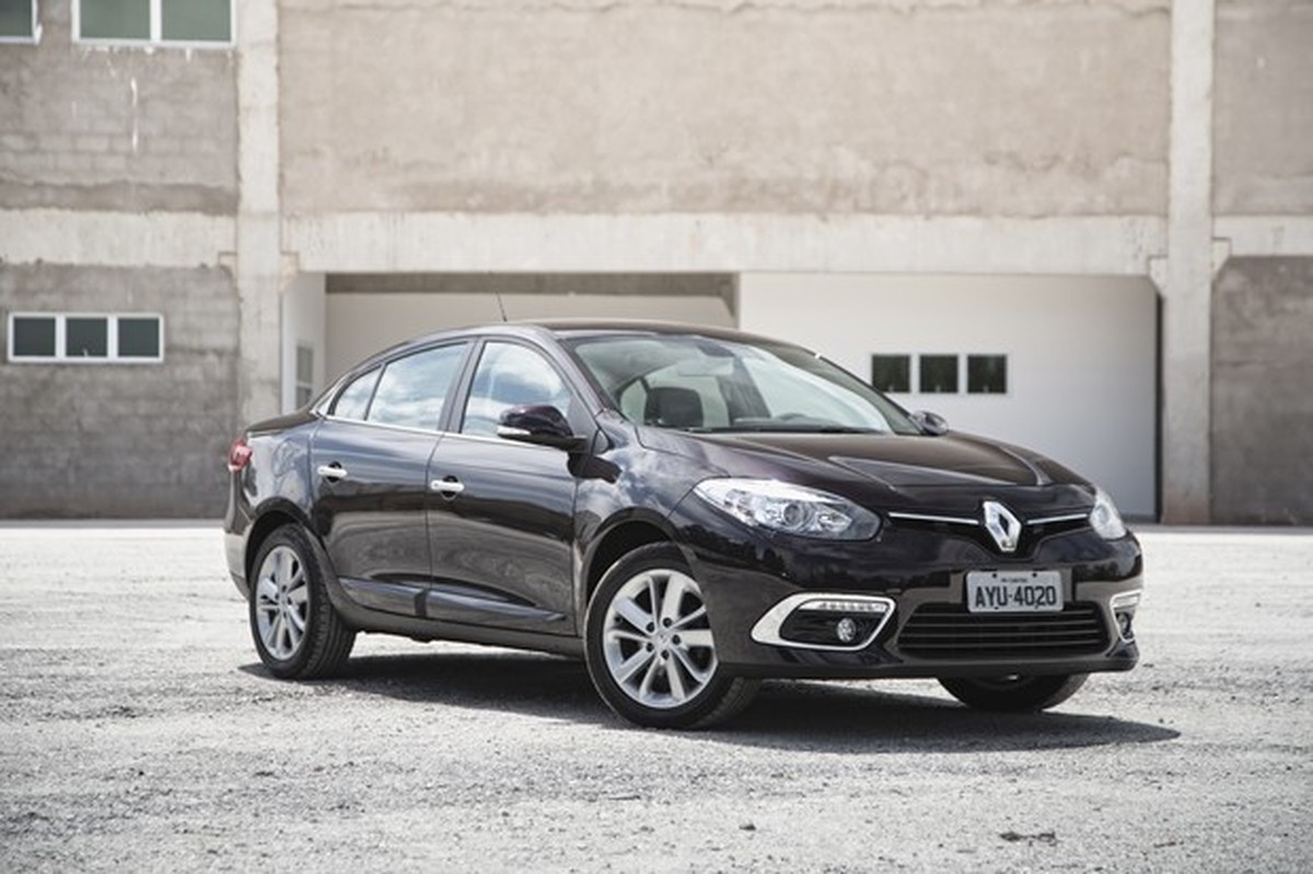 Renault Fluence perde versões e passa dos R$ 100 mil na topo de linha