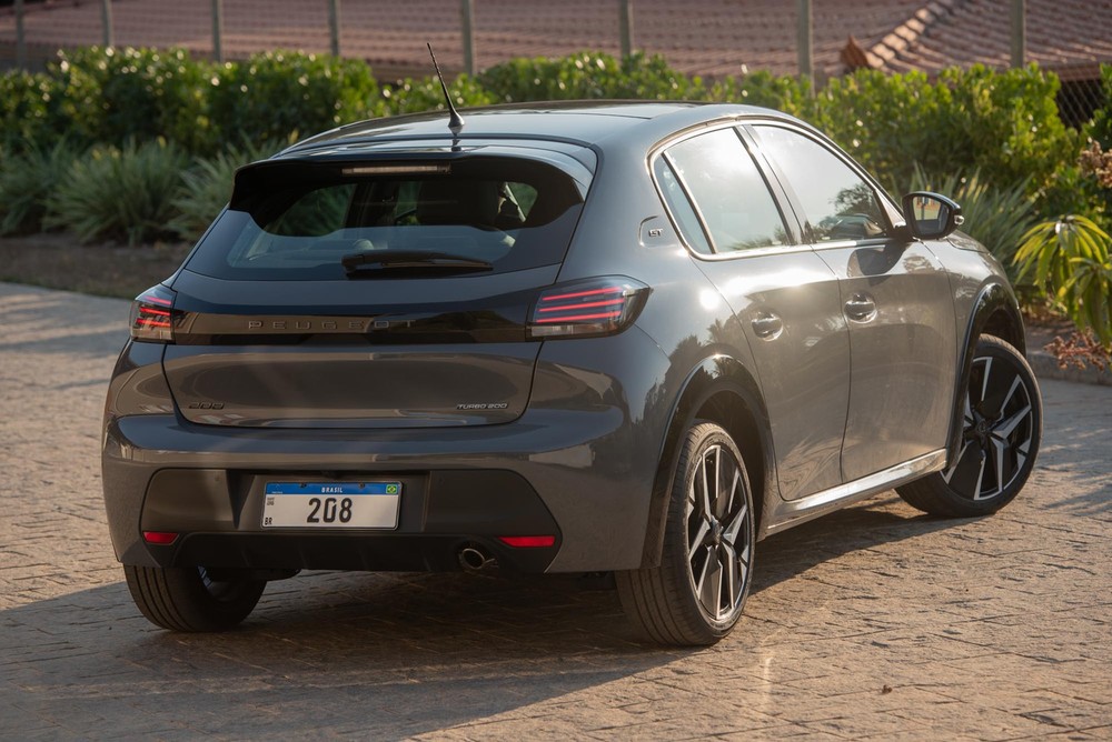 Novo Peugeot 208: veja como era e como ficou o hatch compacto