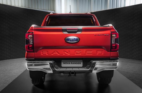 Nova Ford Ranger é mostrada no Brasil com motor V6 e chega no 2° semestre