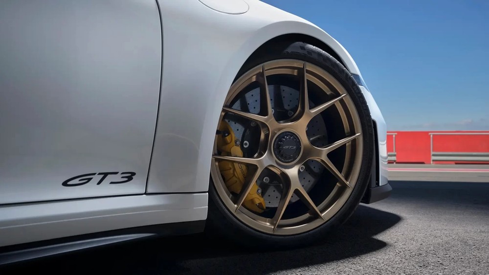 Novo Porsche 911 GT3 também quer ser um carro normal; veja como