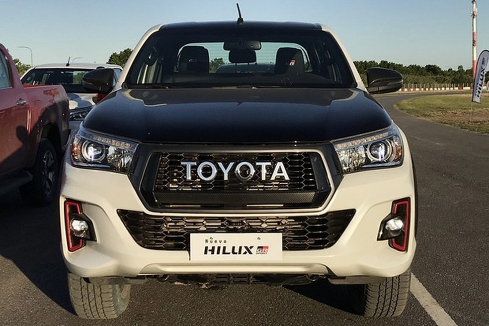 Teste: Toyota Hilux GRS surpreende no offroad